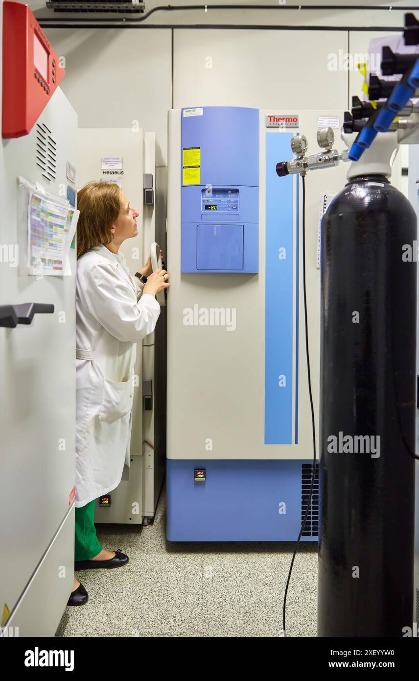 Lab practices hi-res stock photography and images - Alamy