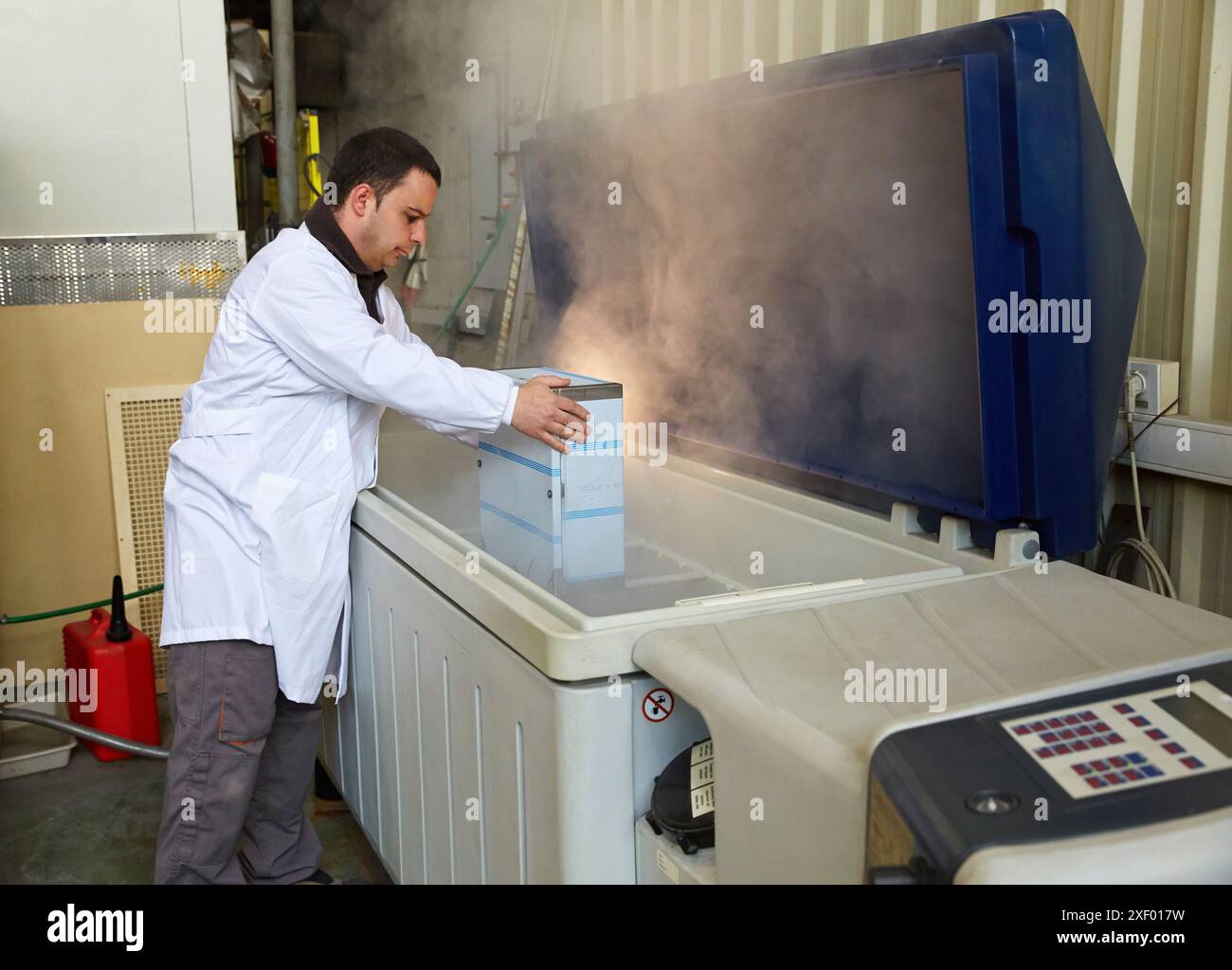 Salt Spray Chamber. Dust chamber. Artificial aging test. Environmental ...