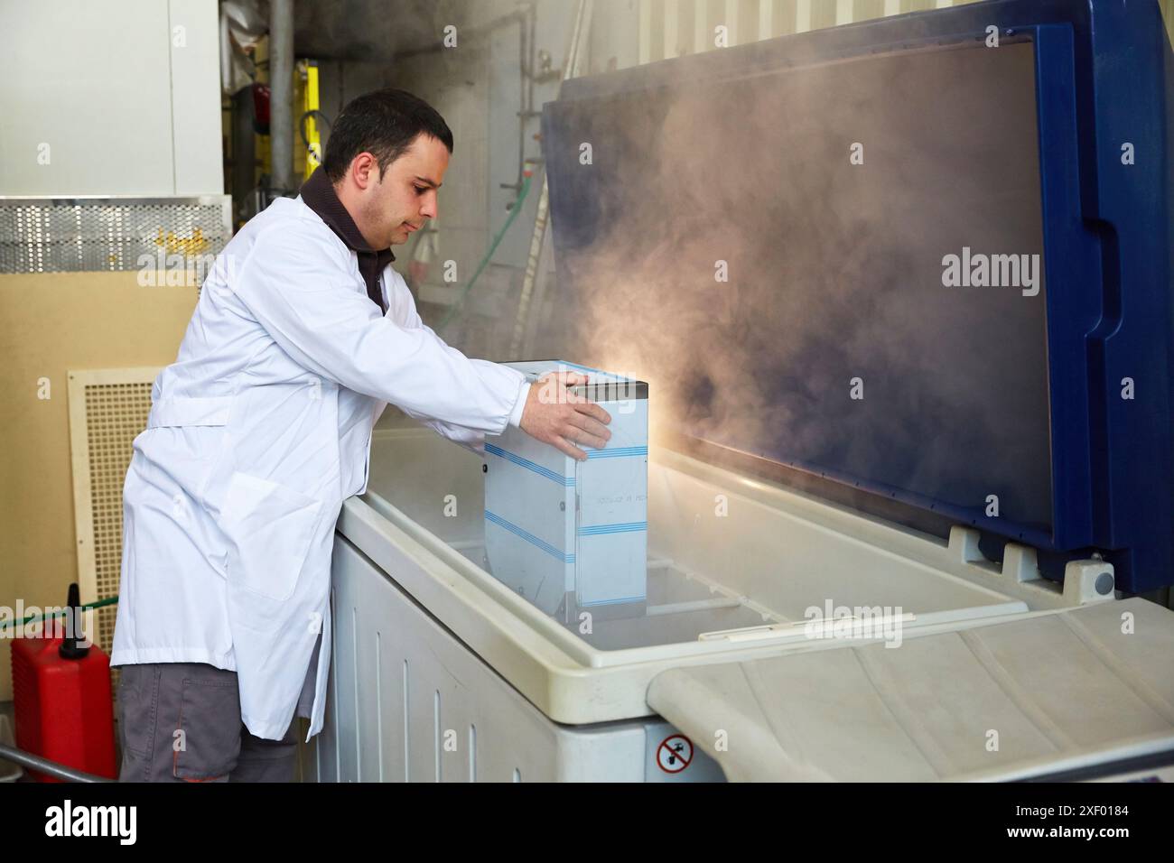 Salt Spray Chamber. Dust chamber. Artificial aging test. Environmental ...