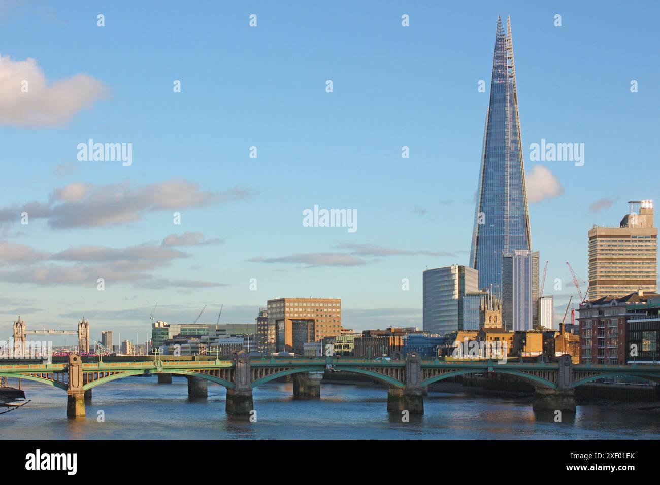 River thames backdrop hi-res stock photography and images - Alamy