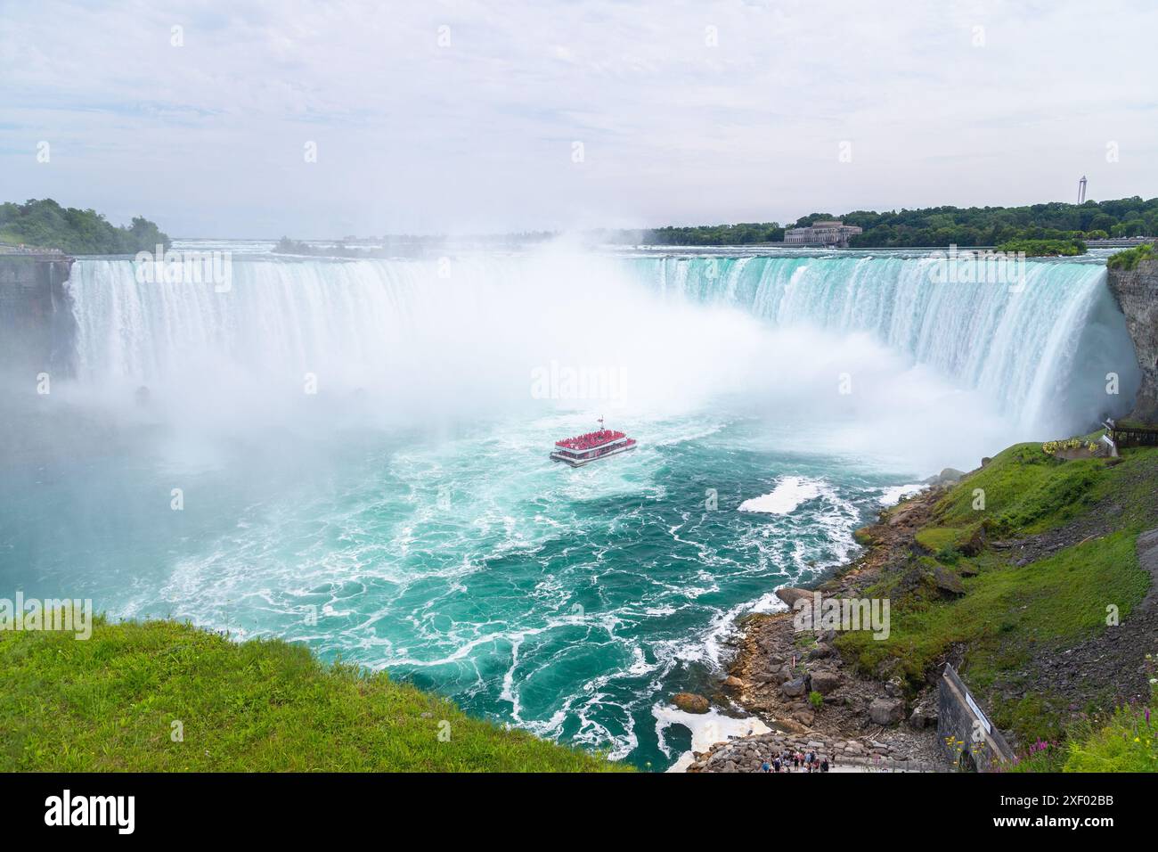 NIAGARA FALLS, CANADA - 27TH JUL 2022: A large group of people on the ...