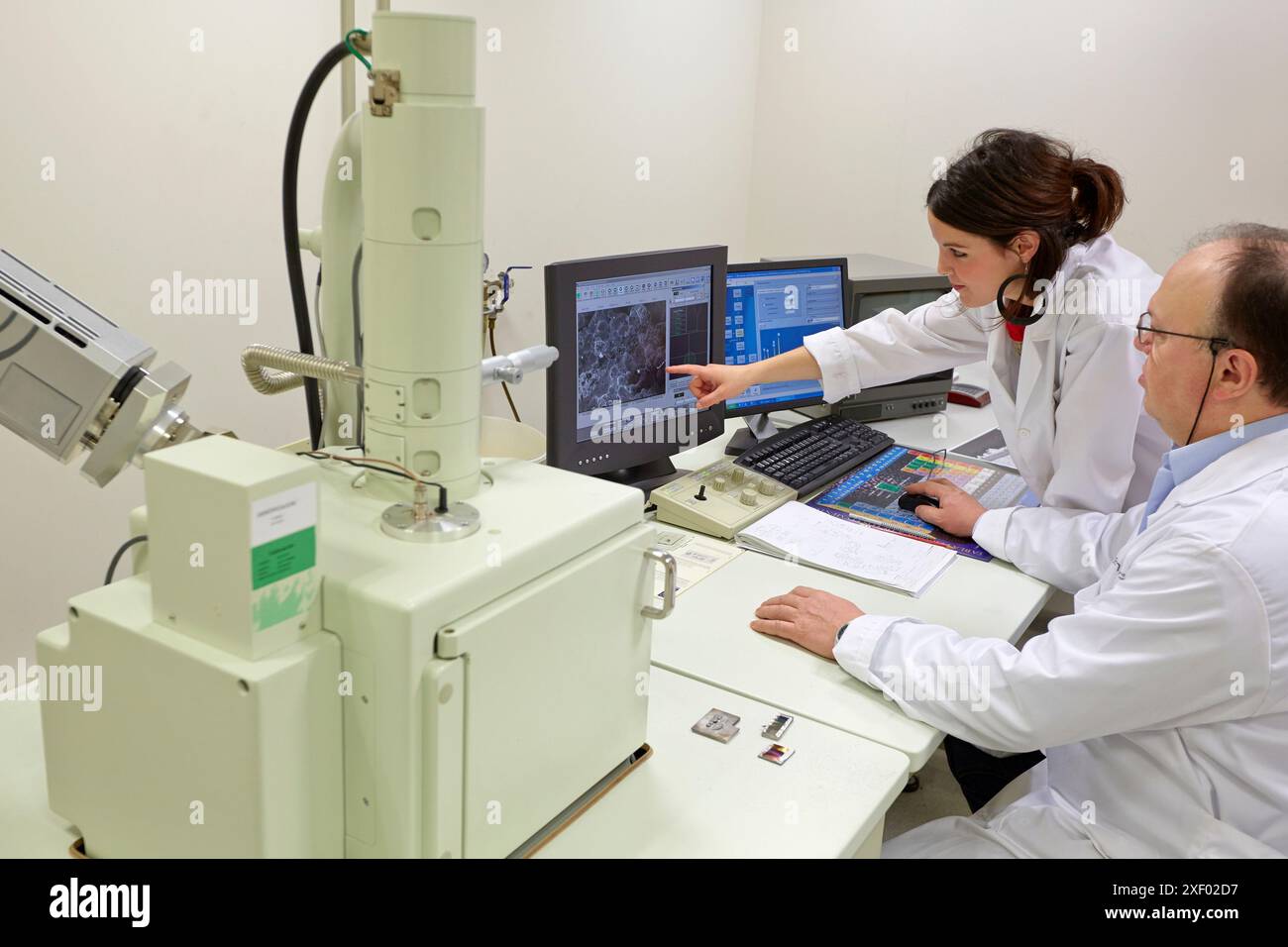 Images of a shrinkage cavity in a piece of casting and Elemental ...