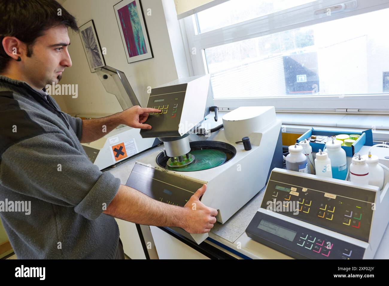 Polisher. Mechanical workshop of embedded sample preparation ...