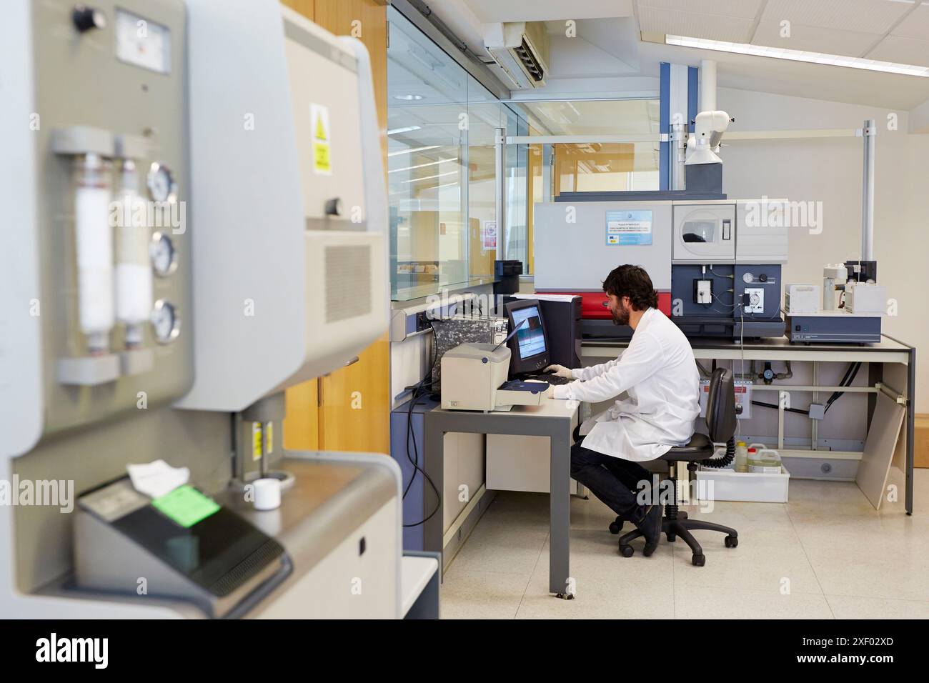 Plasma emission spectrometer. ICP-OES with simultaneous operation. Chemical Analysis Laboratory ...