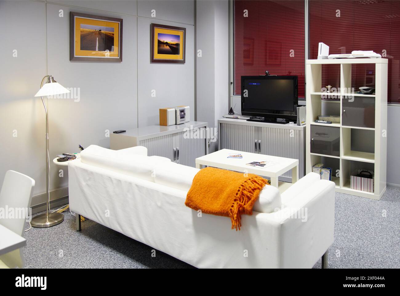 Housing equipped with intelligent technologies for environmental ...