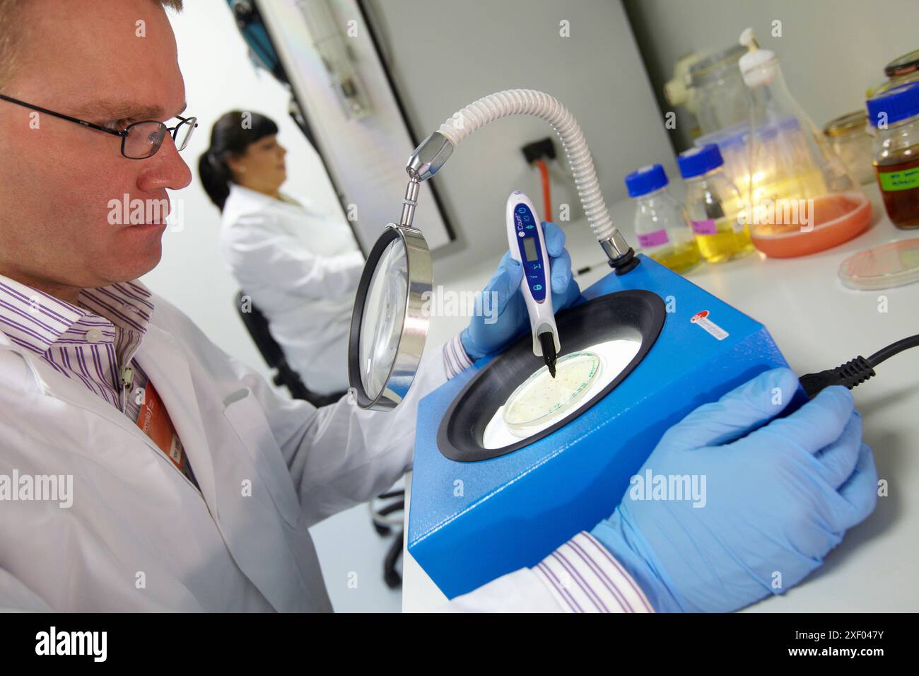 Laboratory counter with culture hi-res stock photography and images - Alamy