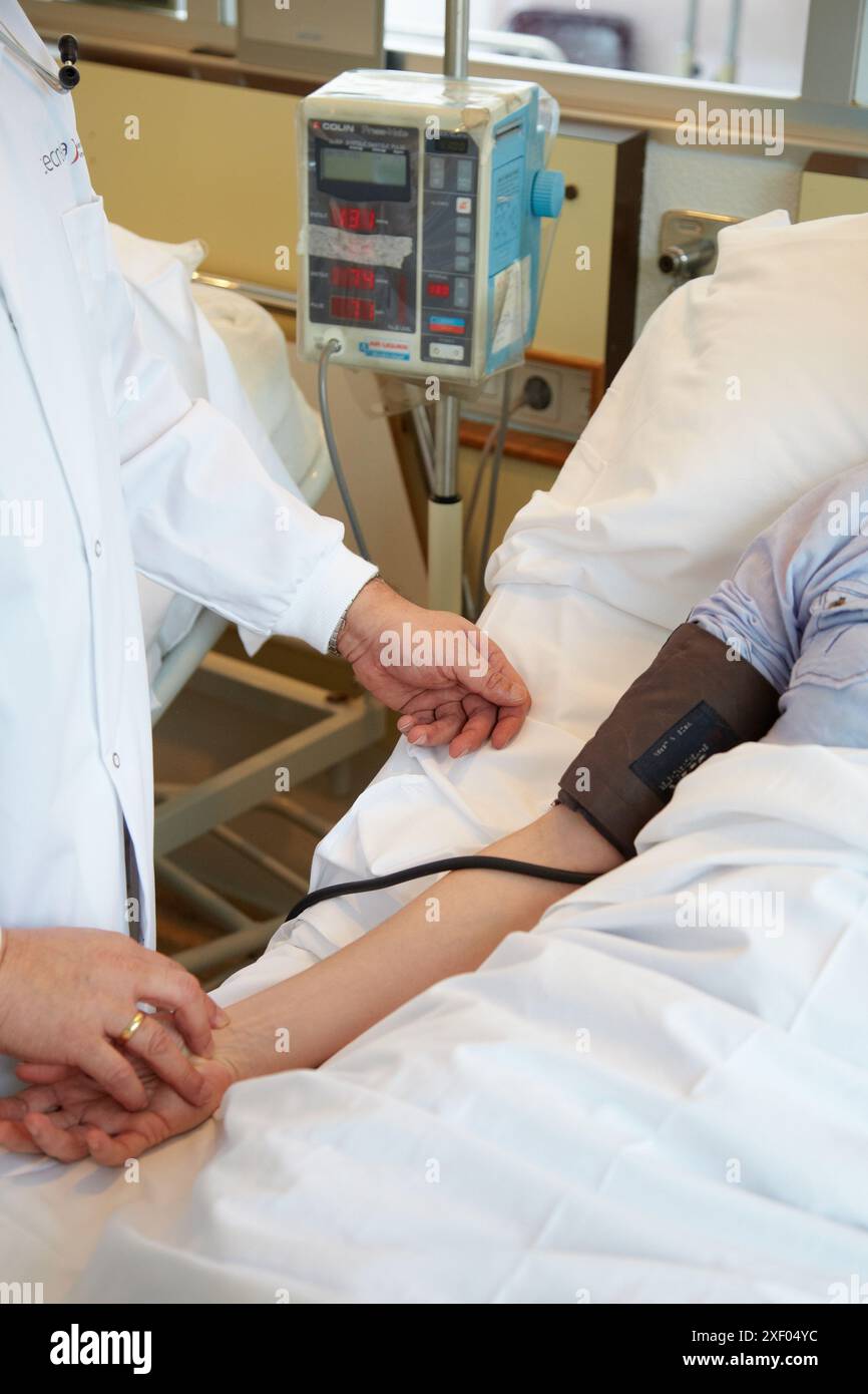 Taking vital signs, Blood pressure, Clinical Trials Unit, Testing in ...