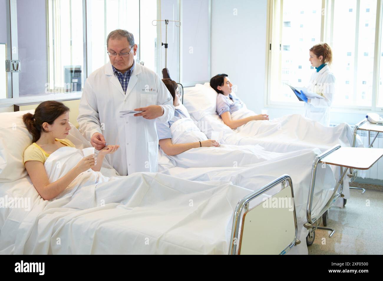 Experimental phase clinical trial, Taking medication, Clinical Trials ...