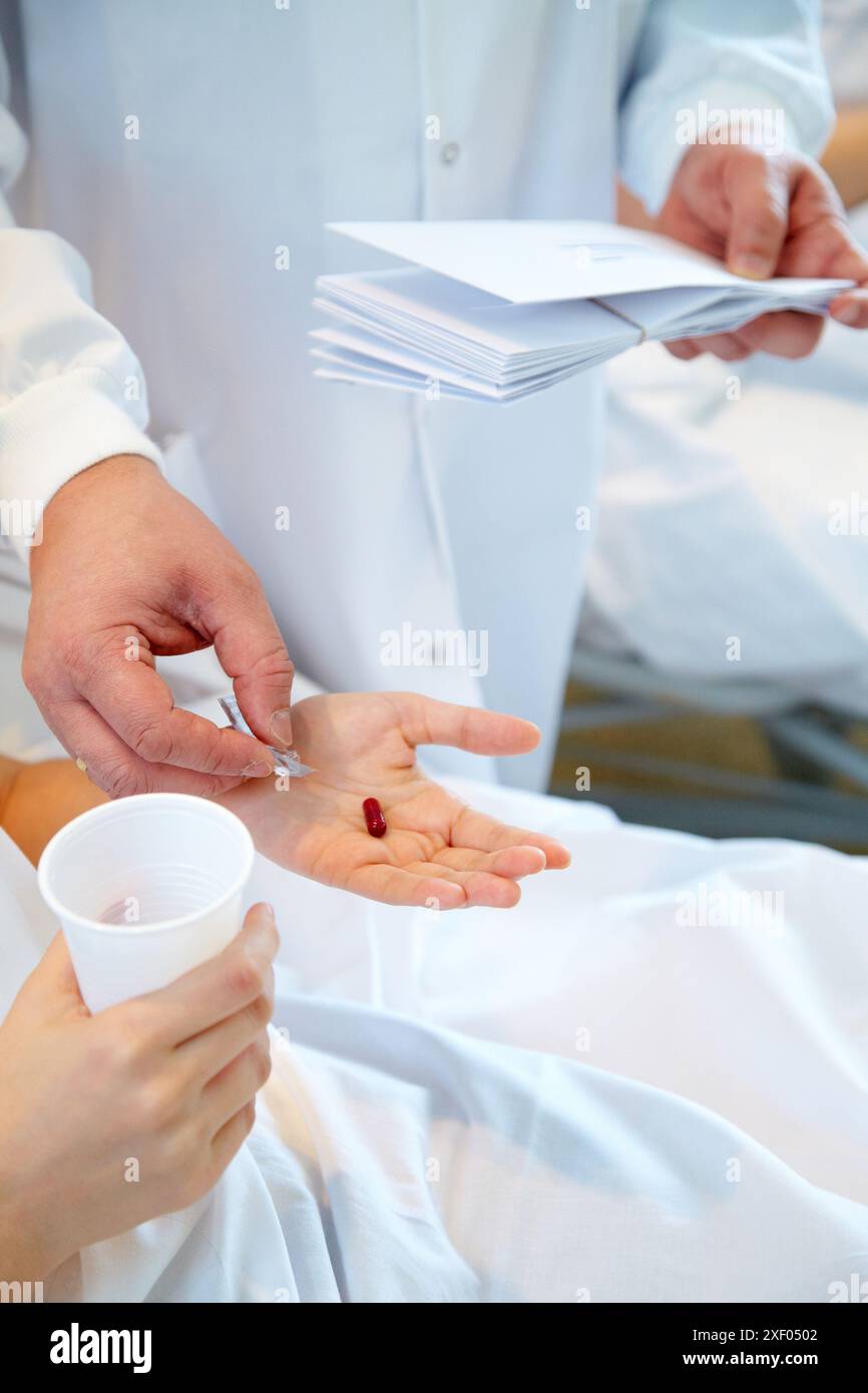 Experimental phase clinical trial, Taking medication, Clinical Trials ...