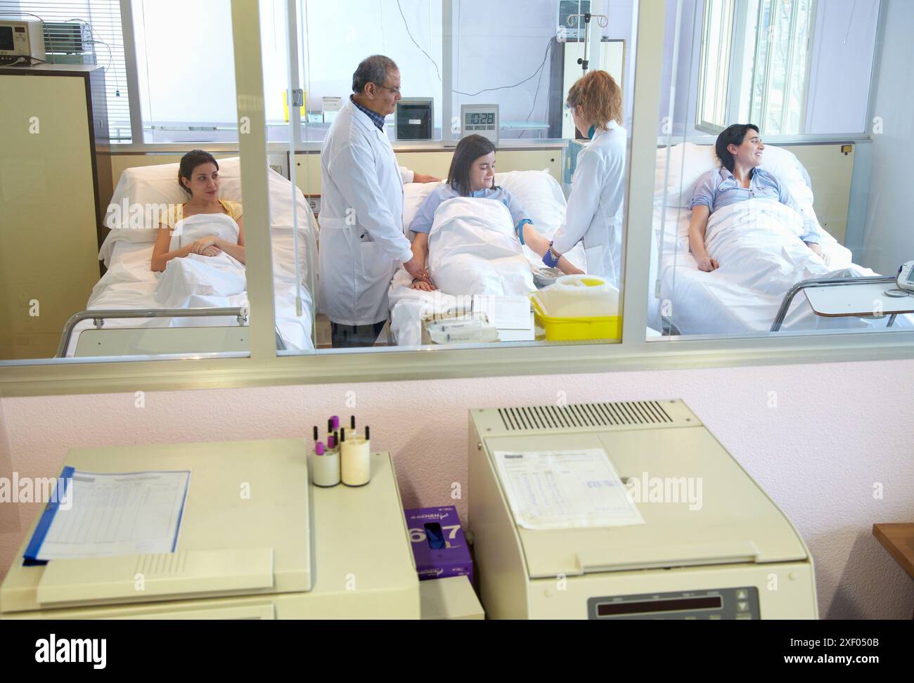 Experimental phase clinical trial, blood extraction, Clinical Trials ...