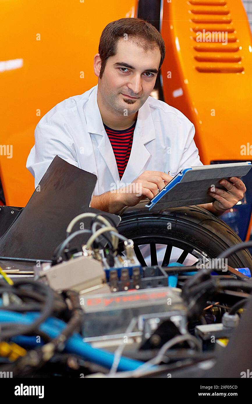 Dynacar electric car Research and development in electric vehicles New ...