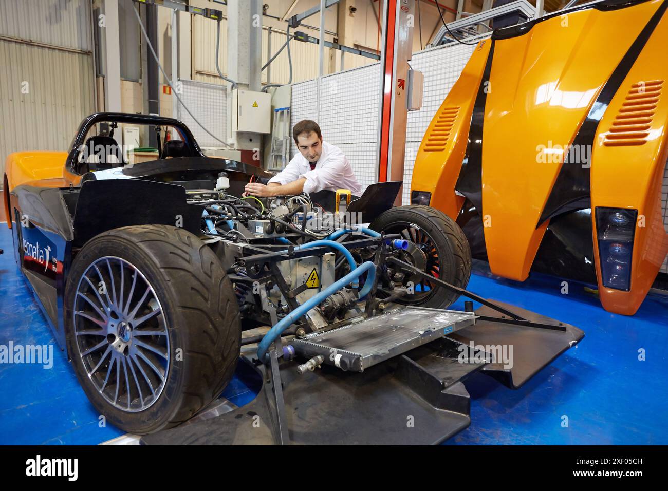 Dynacar electric car Research and development in electric vehicles New ...