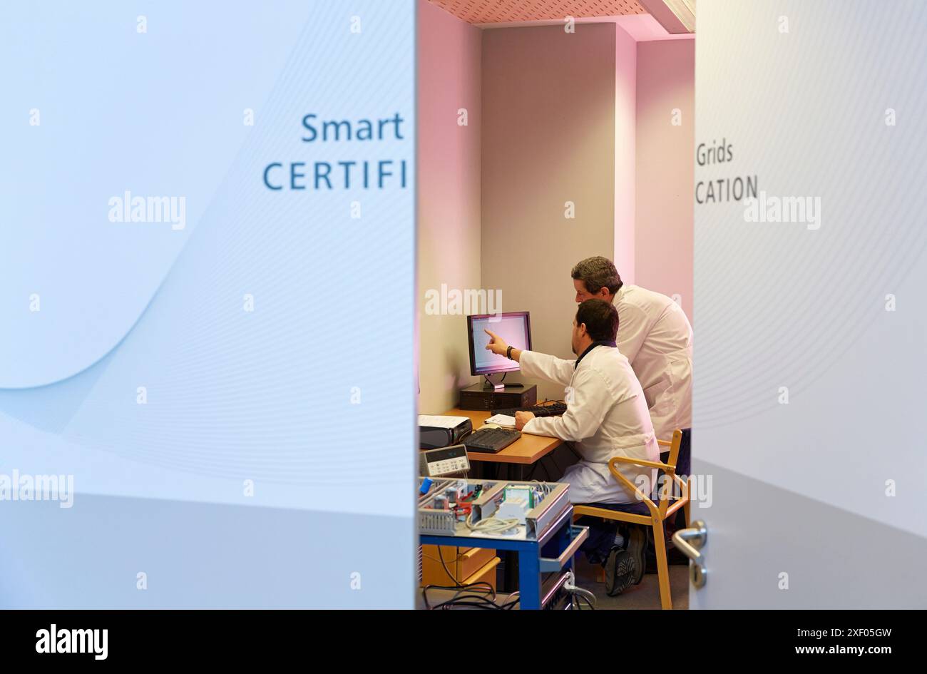 Smart Grids control room. Low Voltage Micro Network. Testing and ... Smart Grids control room. Low Voltage Micro Network. Testing and ...
