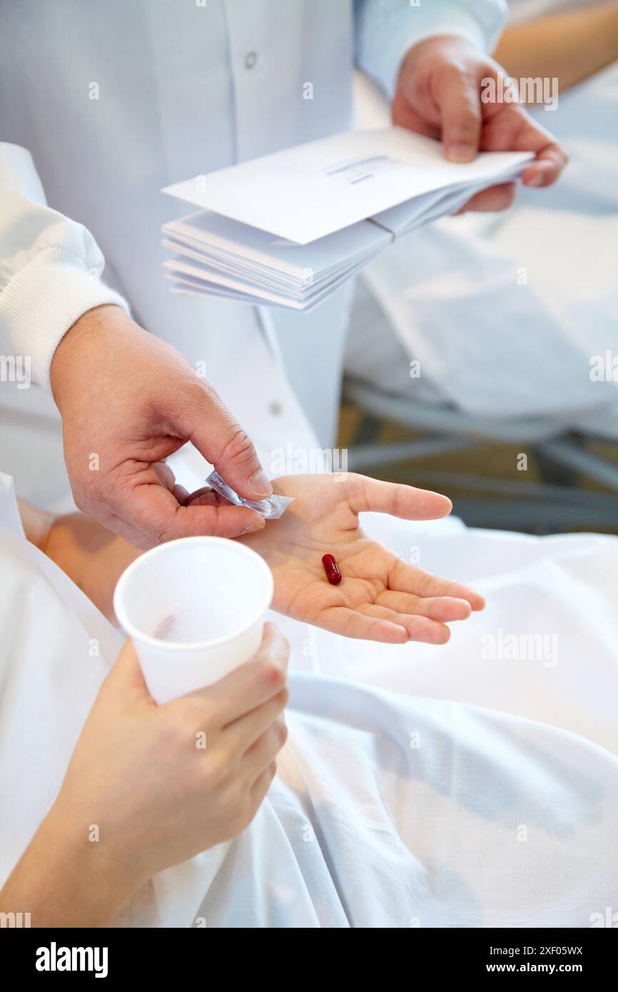 Experimental phase clinical trial, Taking medication, Clinical Trials ...