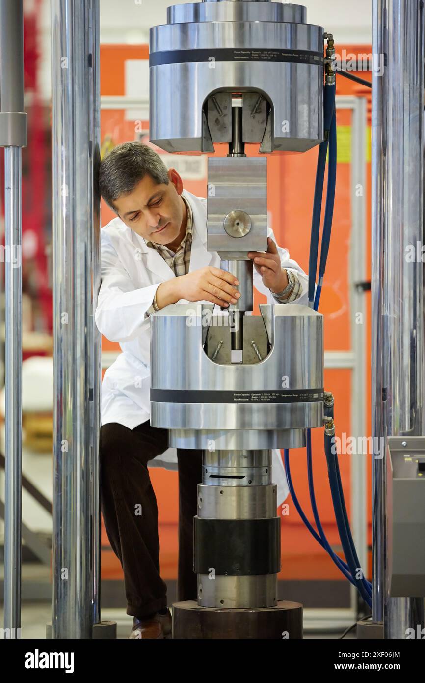 Servo hydraulic testing machine tension-compression Used for Industry ...