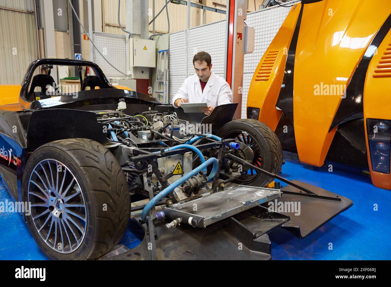 Dynacar electric car Research and development in electric vehicles New ...