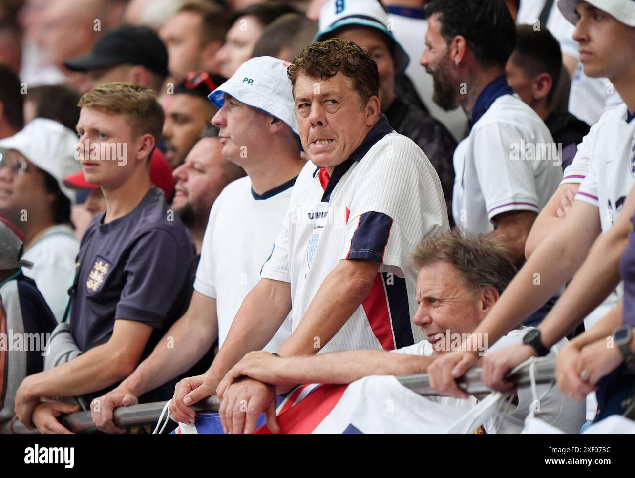 Andy milne hi-res stock photography and images - Alamy