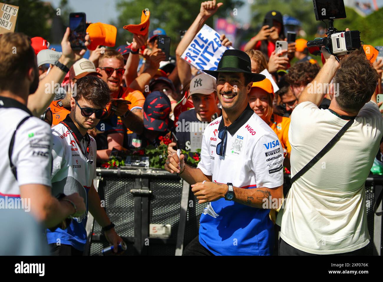 Visa de qatar hi-res stock photography and images - Alamy