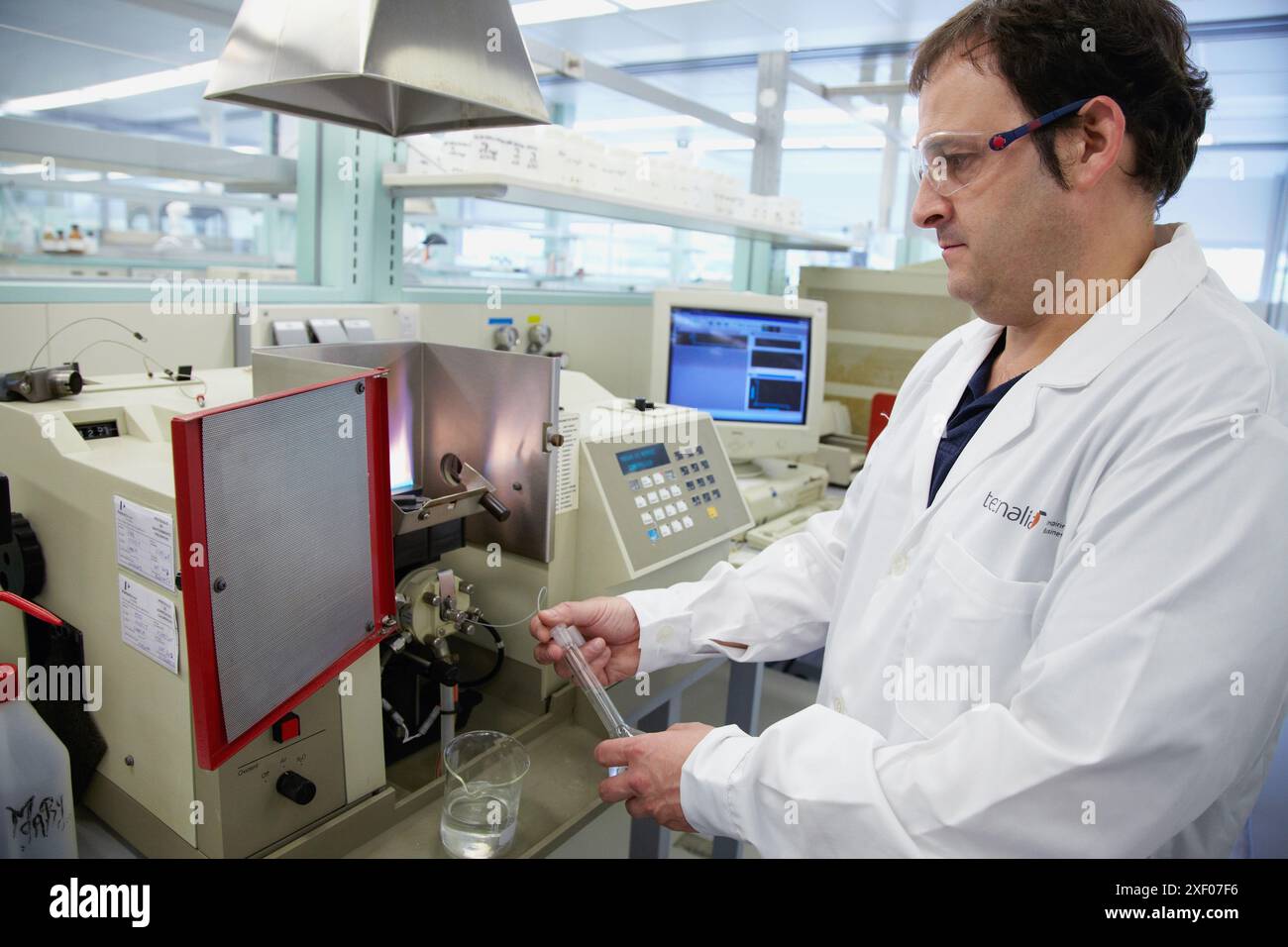 Atomic absorption spectrophotometer, Determination of metals in construction materials cement ...