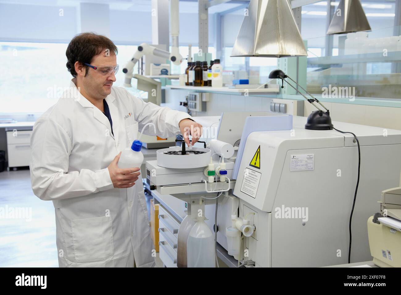 Graphite furnace, Measurement of metals in water samples, plant and ...