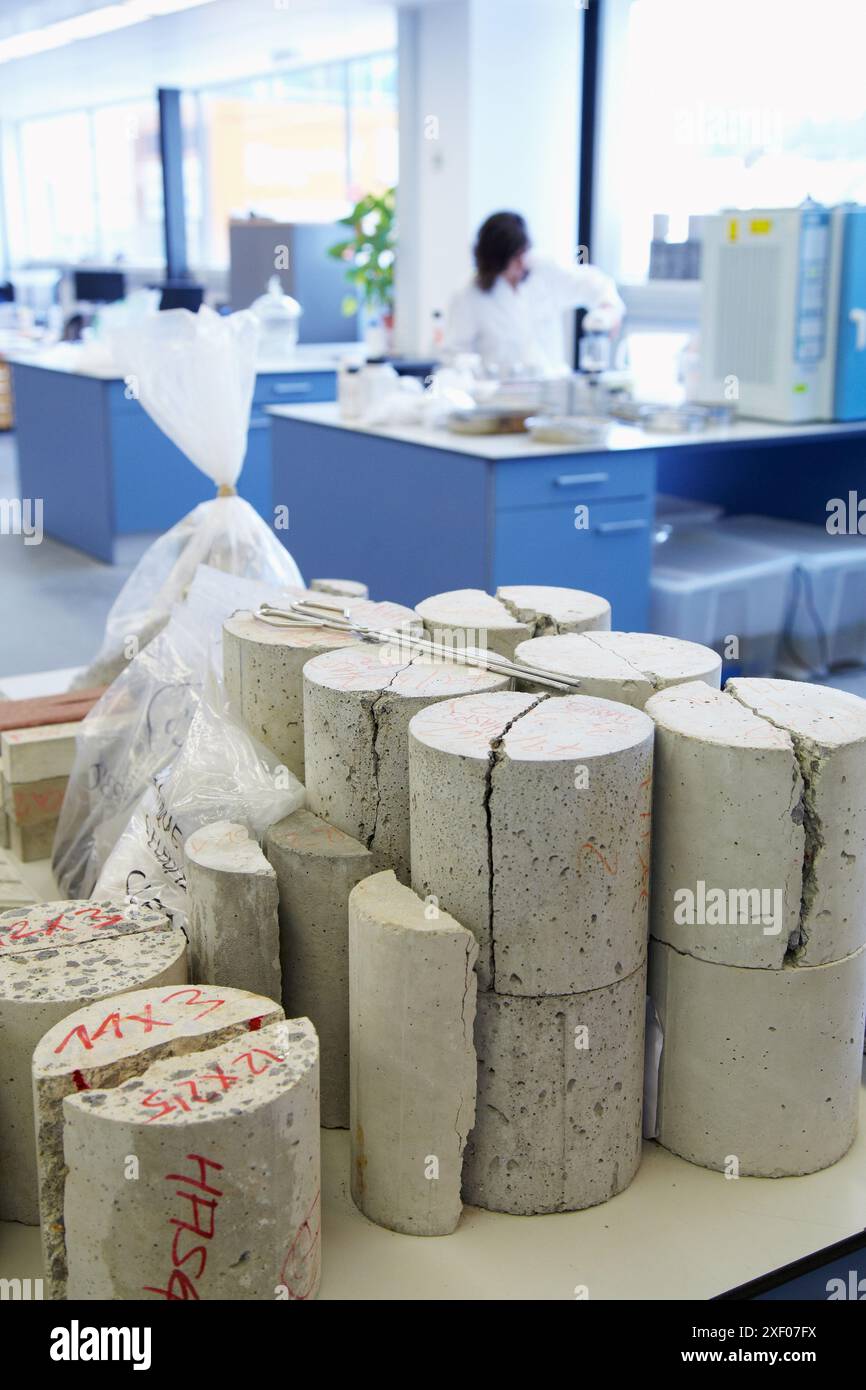 Lab testing concrete hi-res stock photography and images - Alamy