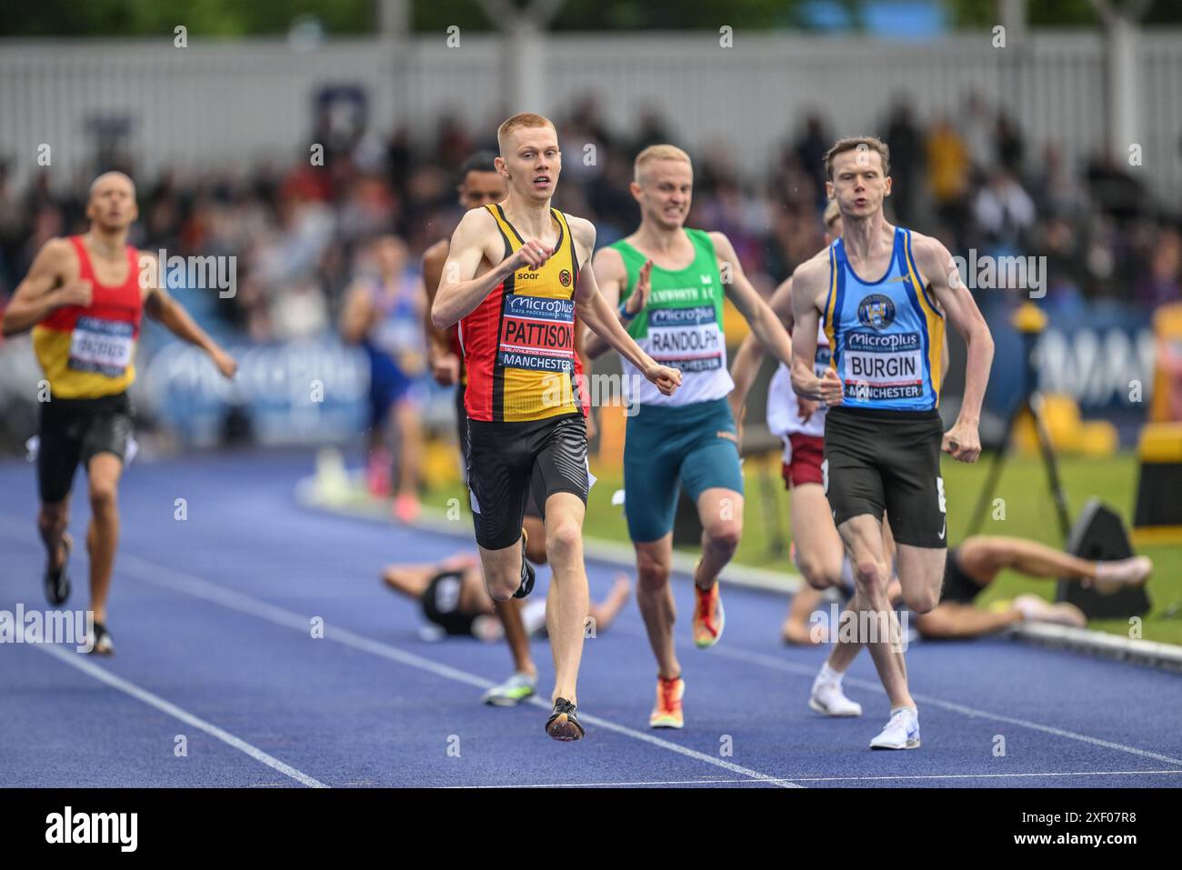 Ben Pattison takes the lead as Elliot Giles and Josh Kerr fall on the ...