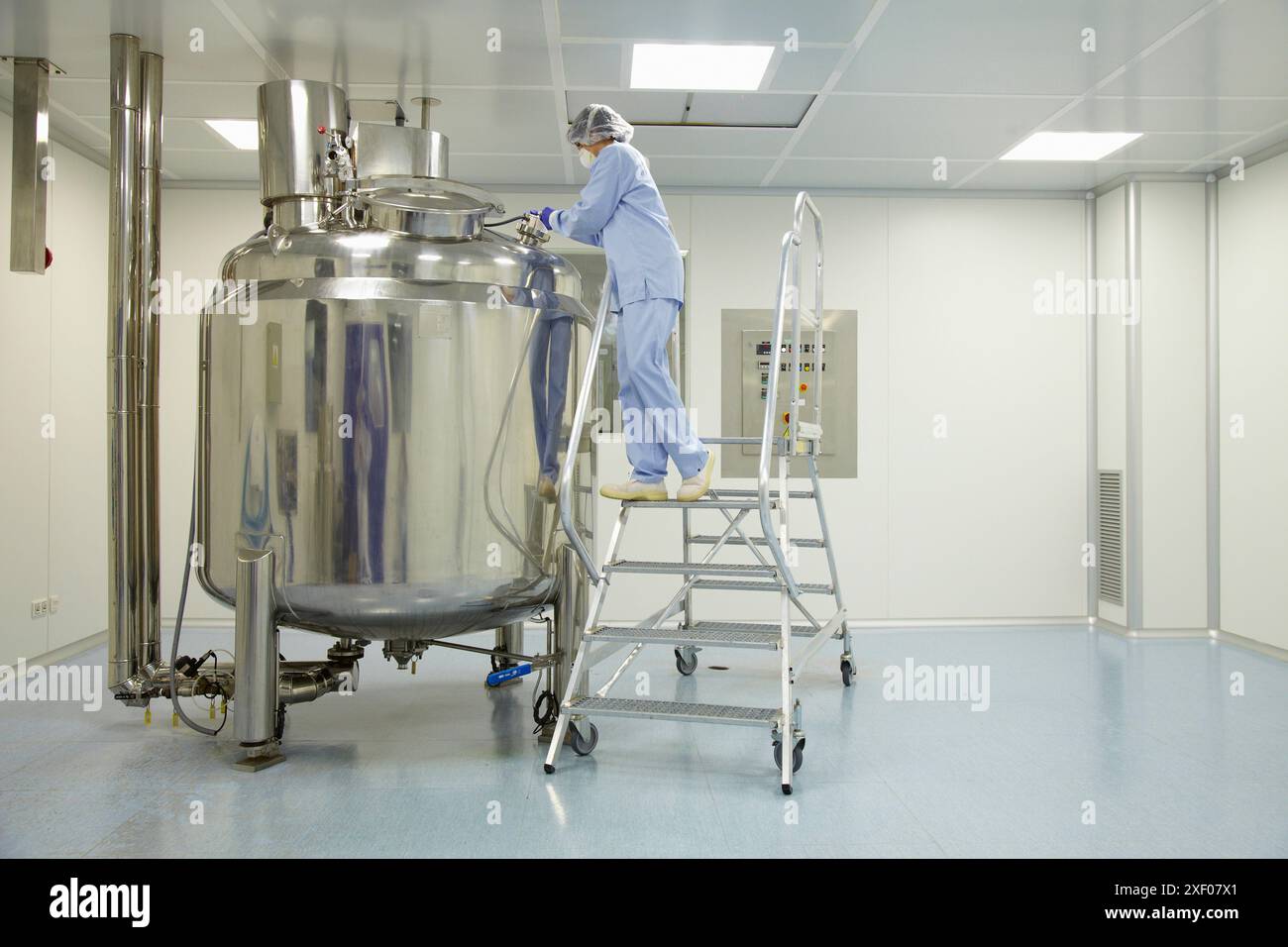 Reactor cap hi-res stock photography and images - Alamy