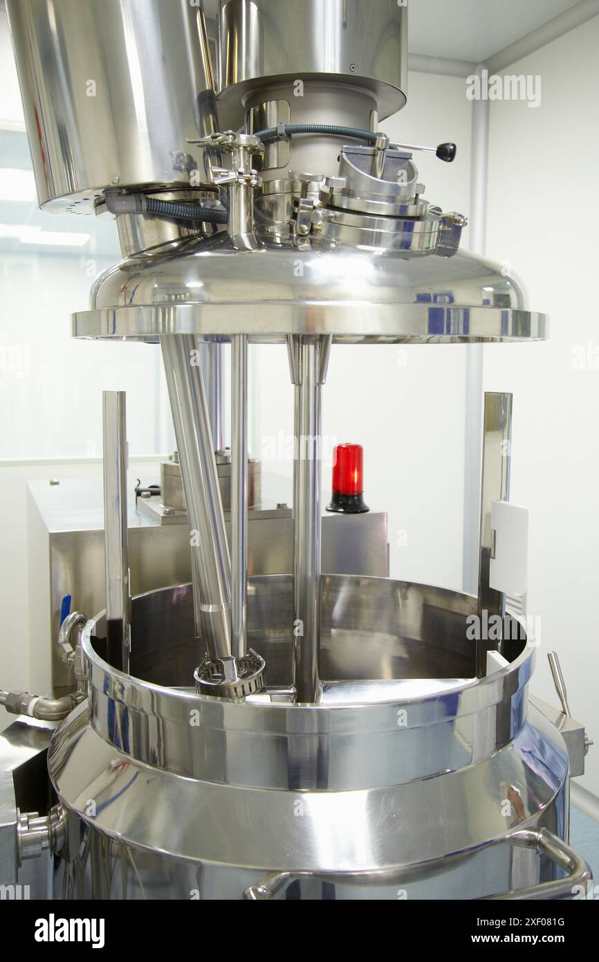 Mixer for the manufacture of creams and gels, Clean room ...