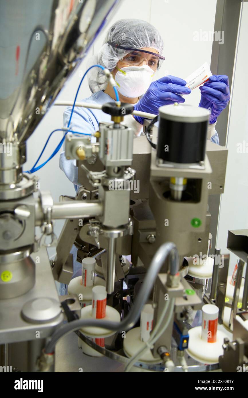 Technical monitoring under a dispensing process and closing of a gel, Clean room, Pharmaceutical ...