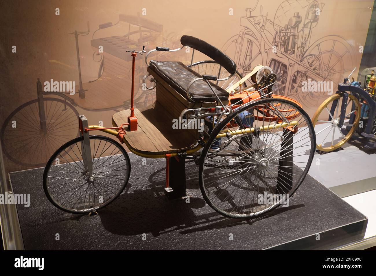 Model of the first Benz Patent-Motorwagen Nr. 1, motor car. Transport ...