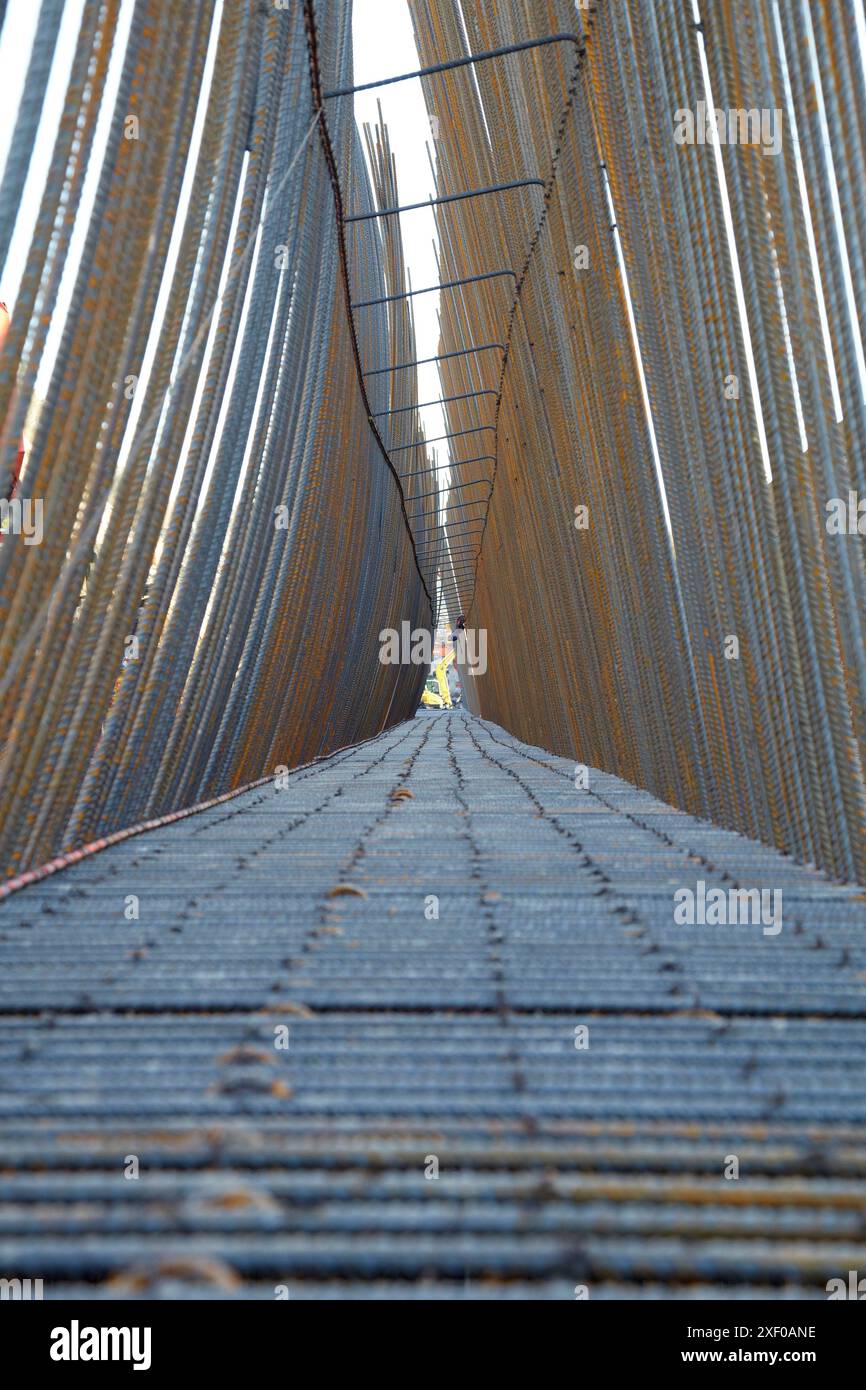 Reinforcing steel bars for concrete formwork, Construction of footings ...
