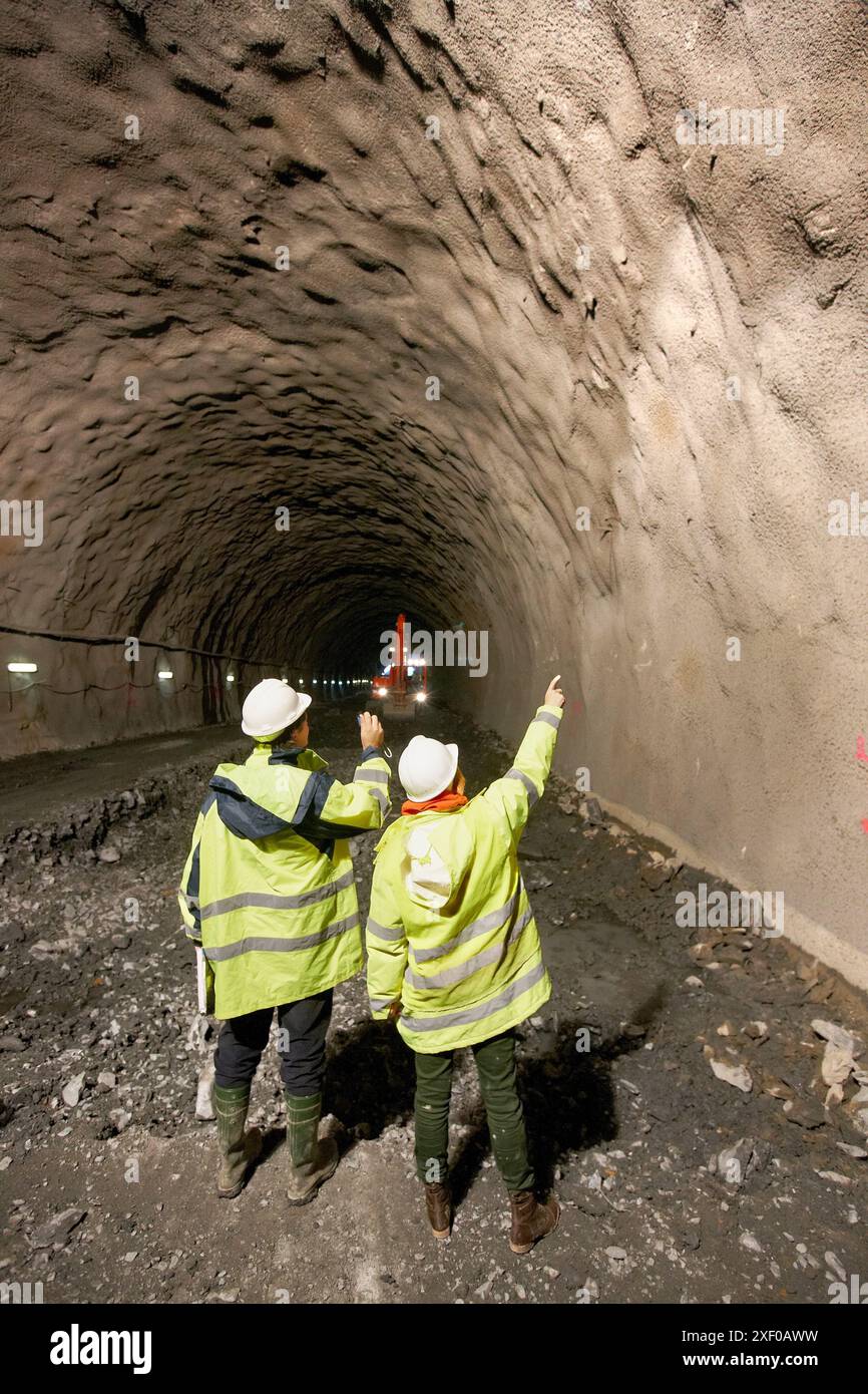 Architects overseeing the maintenance of the tunnel, Tunnel ...