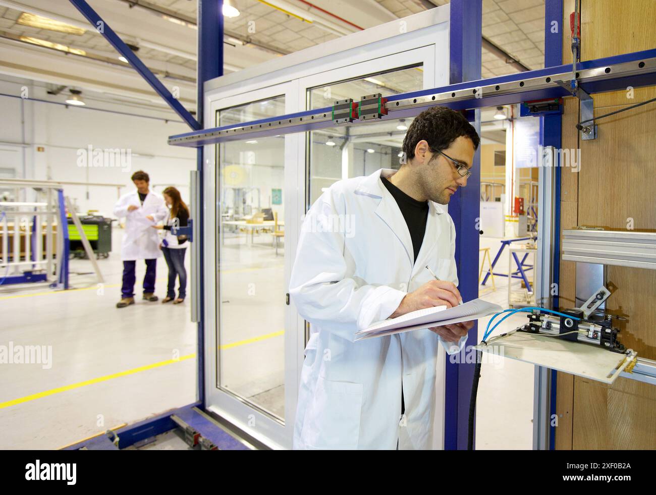 Testing a door opening/closing cycle, material homologation, Technology ...