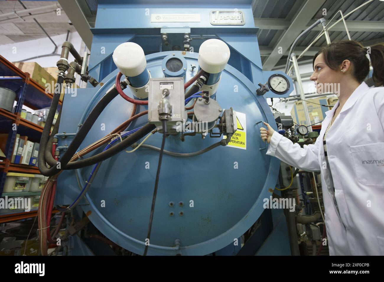 High vacuum furnaces hi-res stock photography and images - Alamy