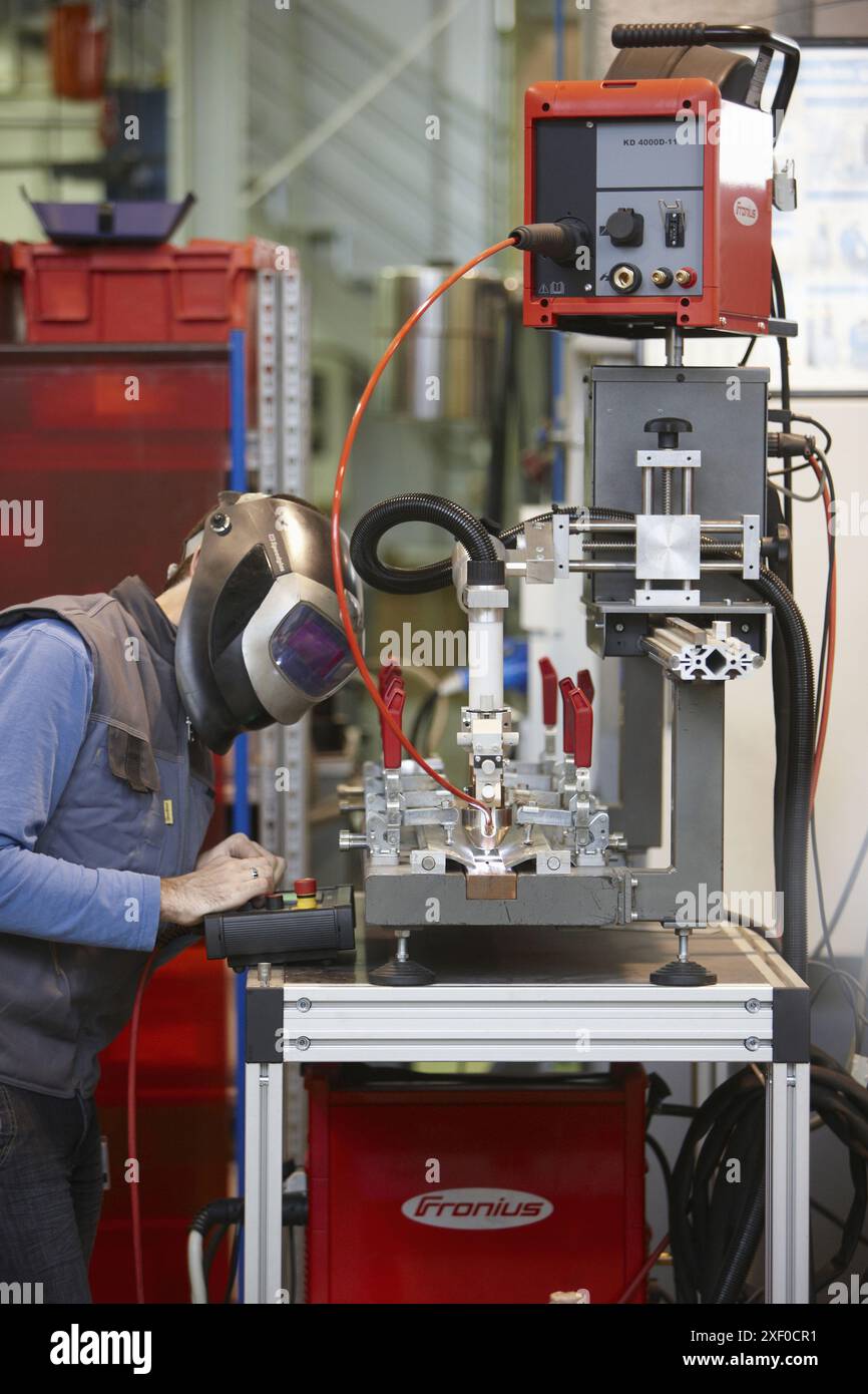 Rofin-Sinar laser welding equipment, Transport Unit. Fundación Inasmet ...