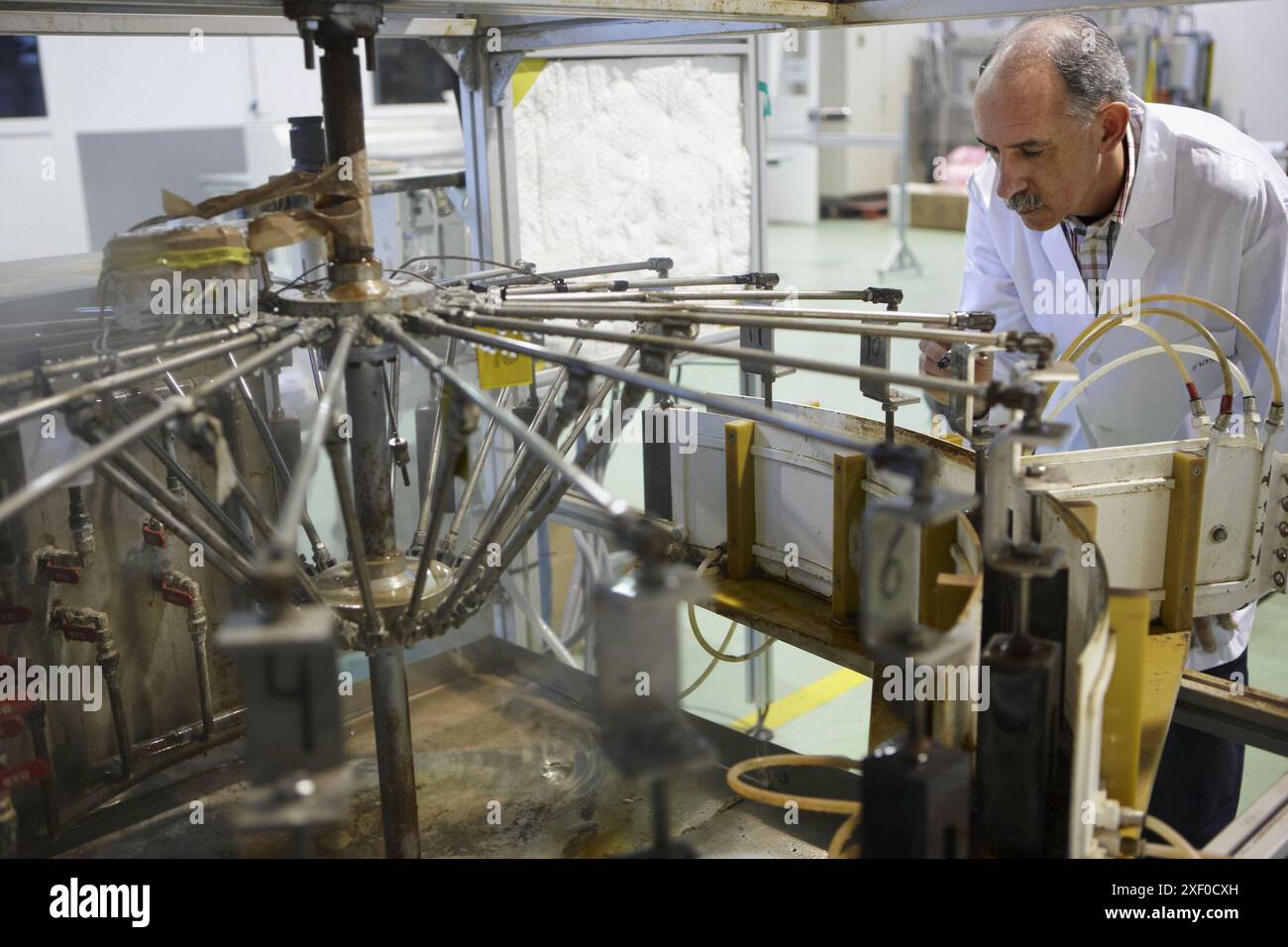 Thermal fatigue analysis equipment, testing materials used for ...