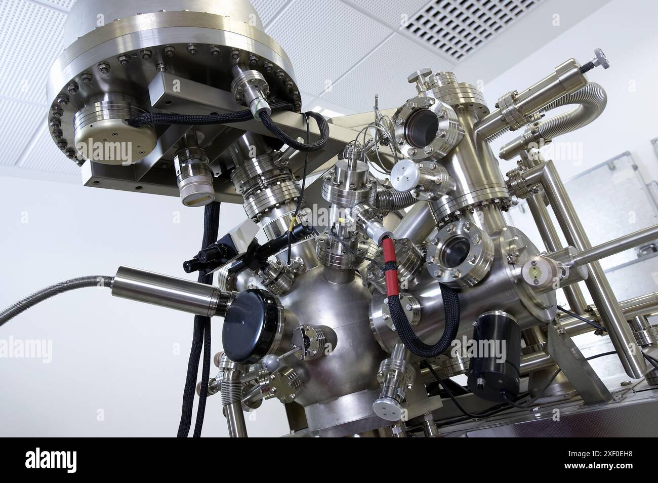 Auger Electron Spectroscopy, AES, VG Scientific ESCAlab 200D Surface Analysis Equipment ...