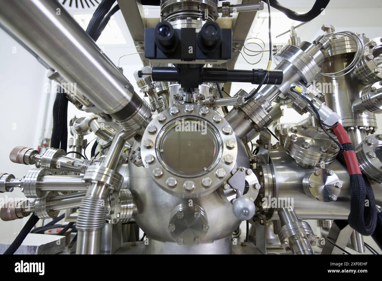 Auger Electron Spectroscopy, AES, VG Scientific ESCAlab 200D Surface ...