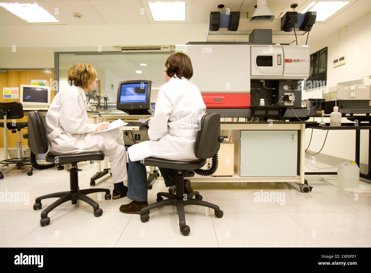 VARIAN ICP (Inductively Coupled Plasma) - OES (Optical Emission ...