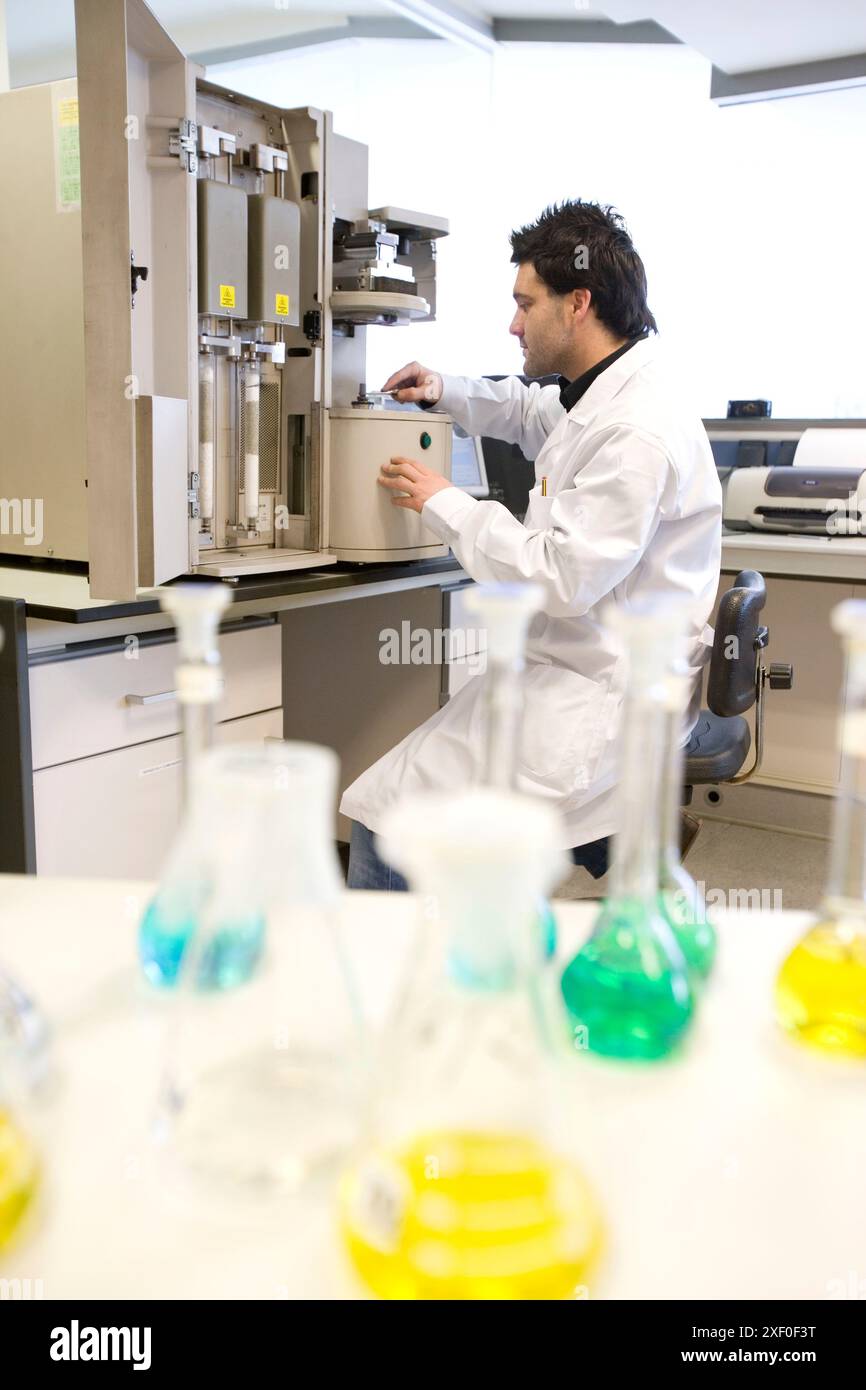 Automated analyzer of Nitrogen, Hydrogen and Oxygen. Chemical ...