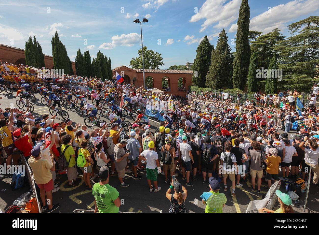 Bologna, Italia. 30th June, 2024. Bologna tappa del tour de france che ...