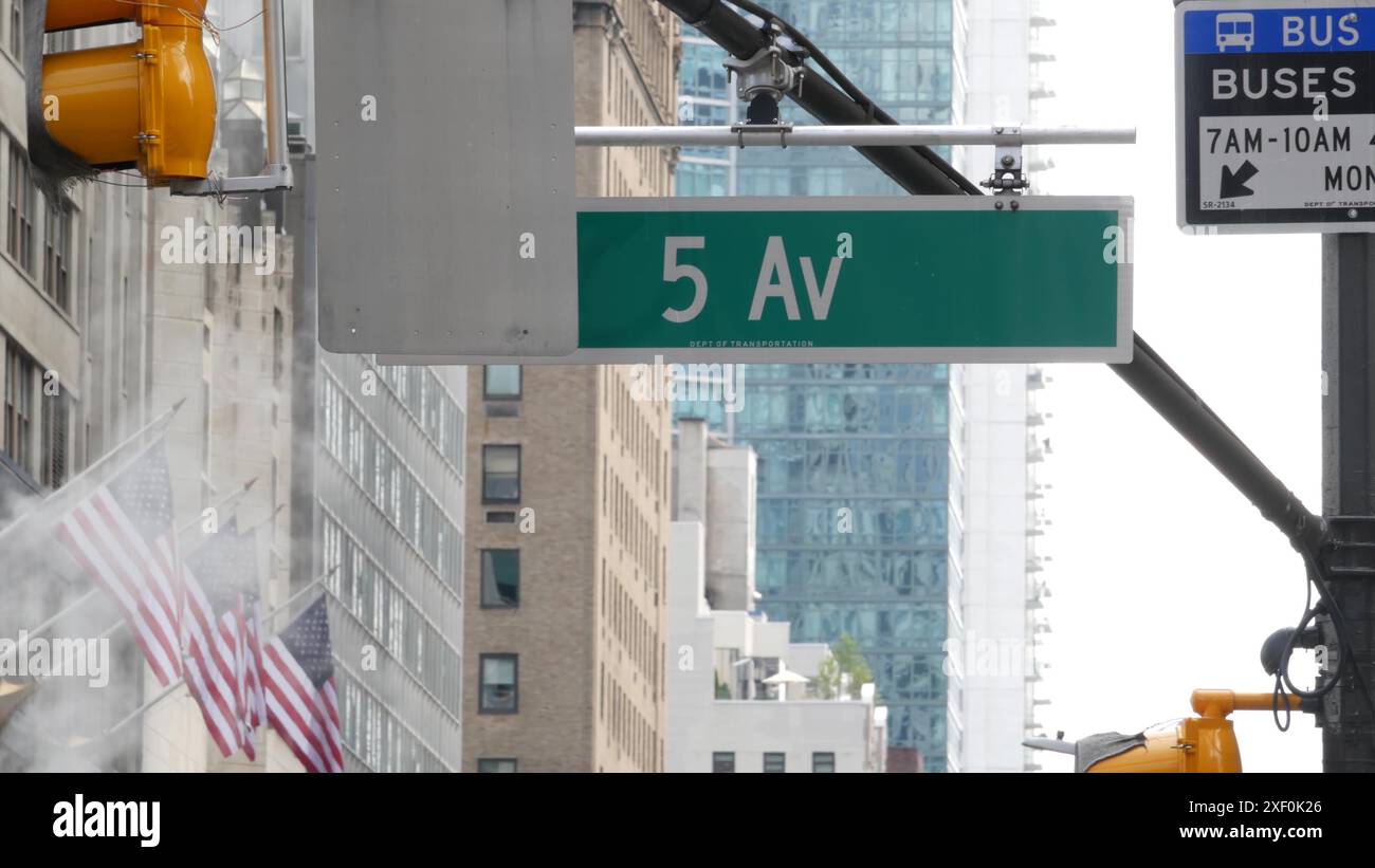 Fifth avenue, 5 ave road sign, Manhattan midtown architecture, New York ...