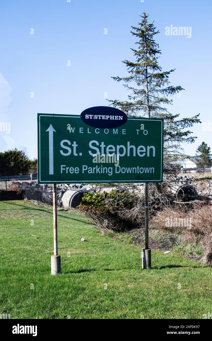 Welcome to St. Stephen advertising free parking downtown sign on King ...