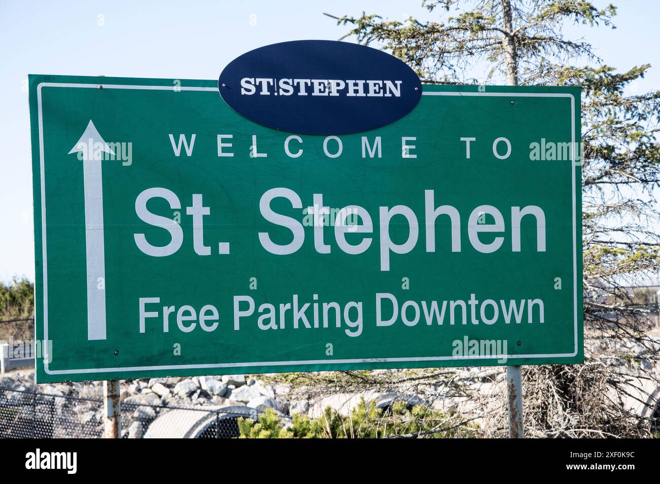 Welcome to St. Stephen advertising free parking downtown sign on King ...