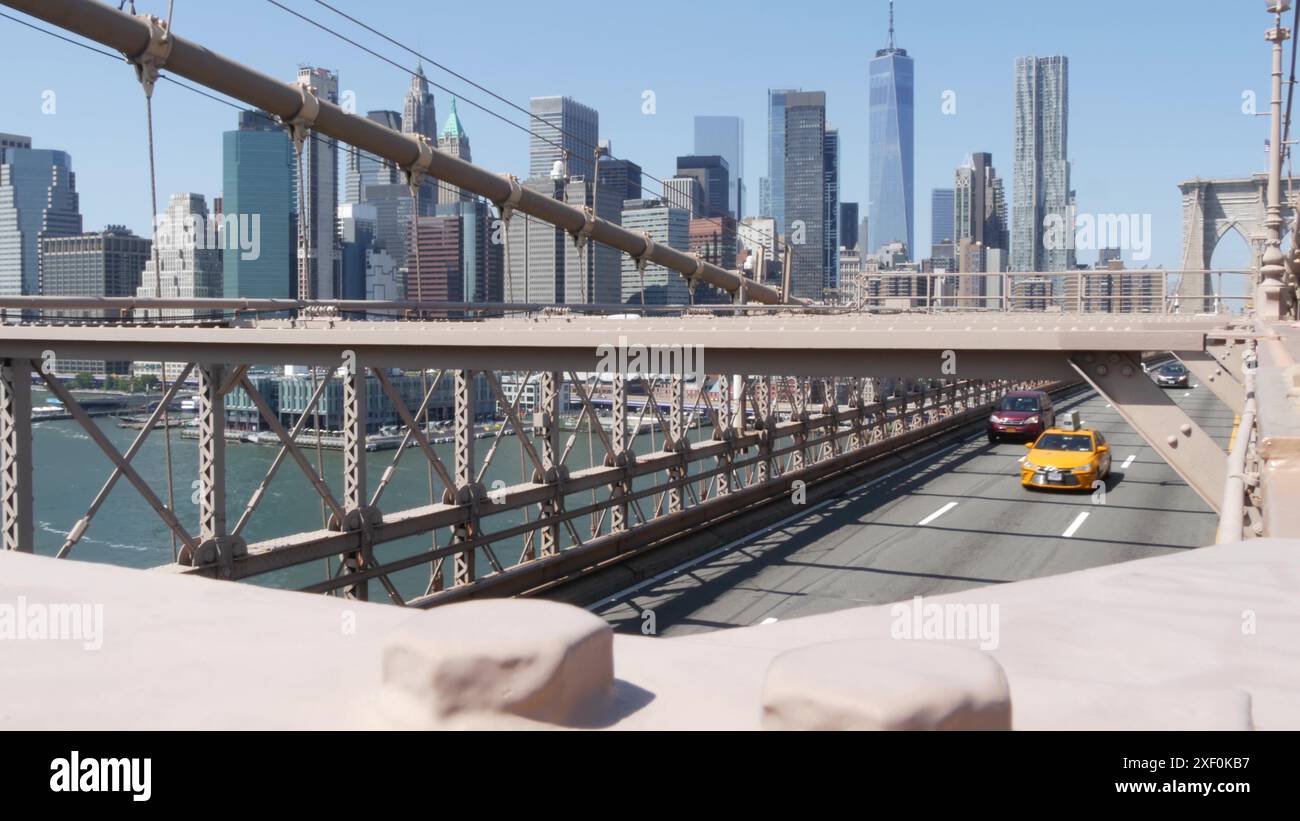 Cars on brooklyn bridge dumbo hi-res stock photography and images - Alamy