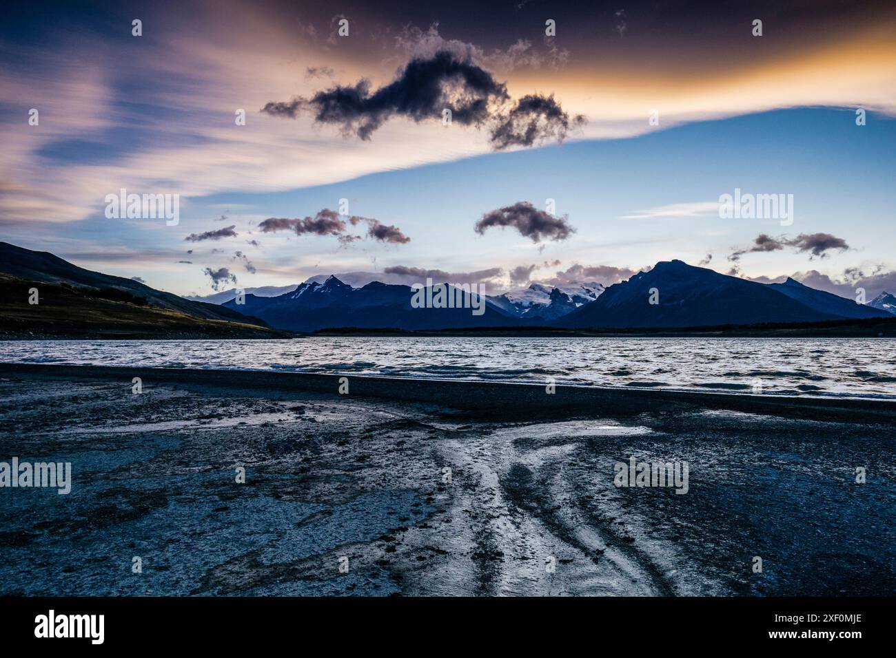 sunset on Lake Roca, El Calafate, Los Glaciares National Park ...