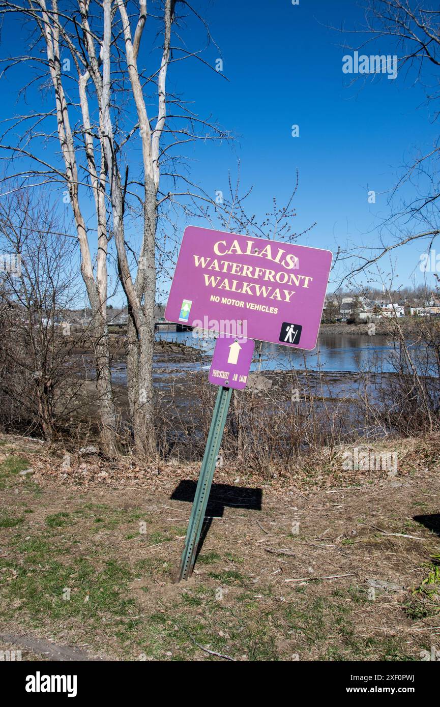 Downtown waterfront parks hi-res stock photography and images - Alamy