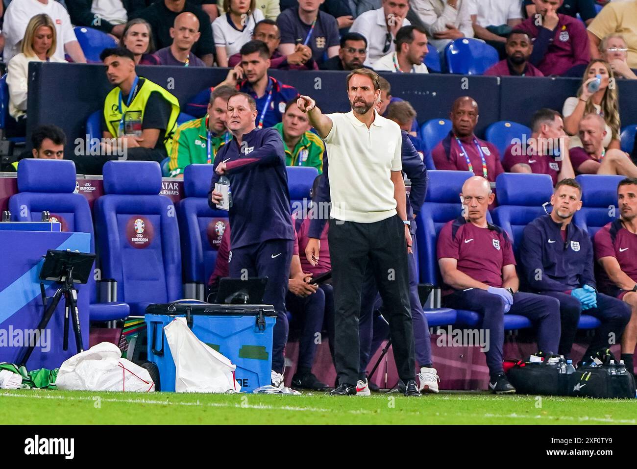 GELSENKIRCHEN, GERMANY - JUNE 30: Head Coach Gareth Southgate of ...