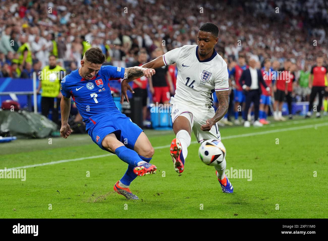 Ezri konsa uefa euro 2024 hi-res stock photography and images - Alamy