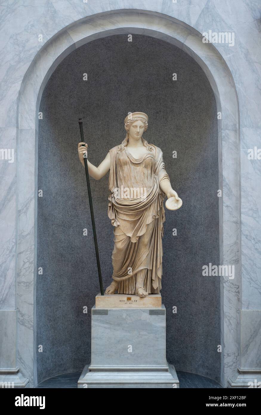 Hera statue hi-res stock photography and images - Alamy